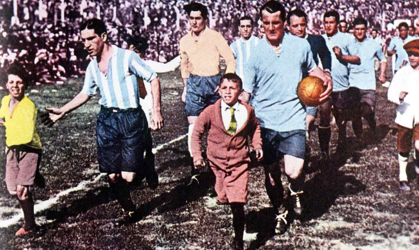 La final del primer Mundial de Fútbol • La Aventura de la Historia