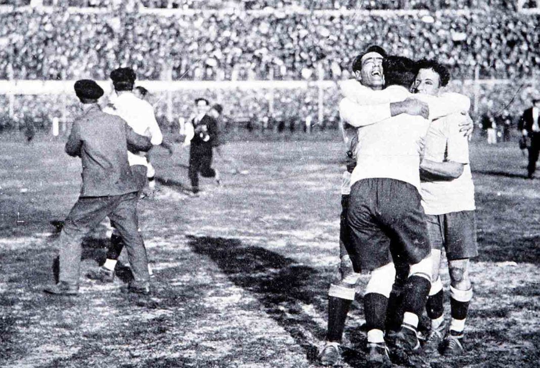 La final del primer Mundial de Fútbol • La Aventura de la Historia